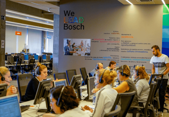 Top 10 Call Center Companies In The UK | Blogking